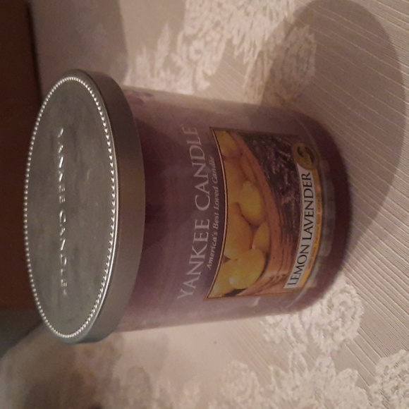 Yankee Candle | Accents | Yankee Candle Lemon Lavender Single Wick ...
